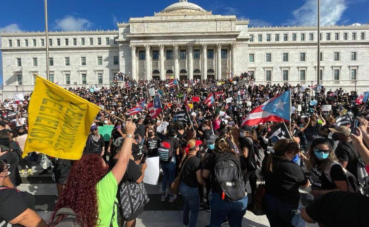 Maestros en Puerto Rico toman el Capitolio en masiva protesta para ...