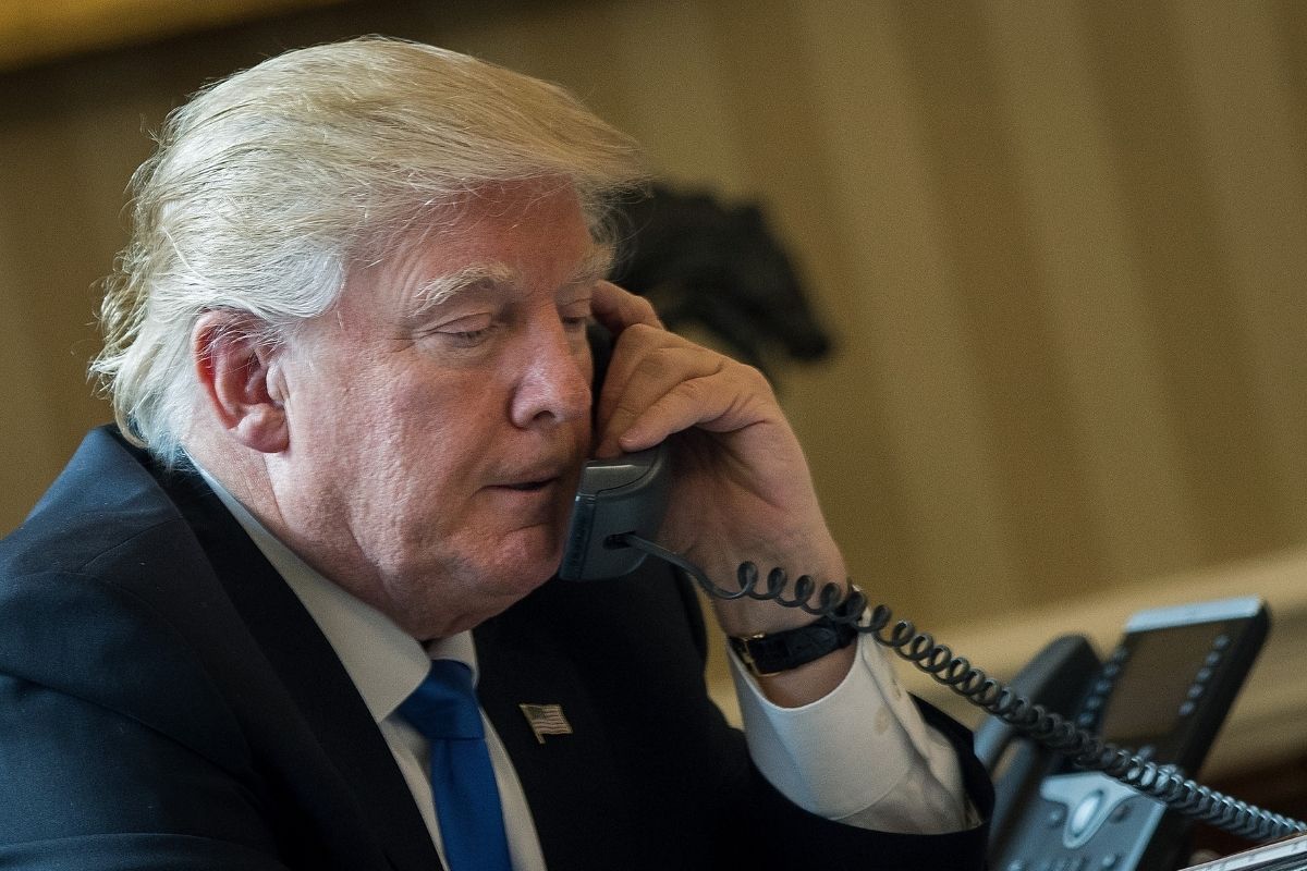 Trump Pide A Putin Que Le Ayude A Aclarar Unos Trapitos Sucios De La