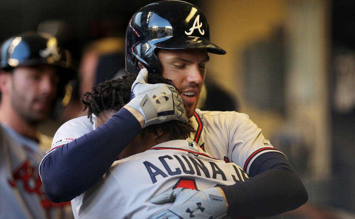 El momento más esperado: Freddie Freeman y Ronald Acuña Jr. muestran su ...