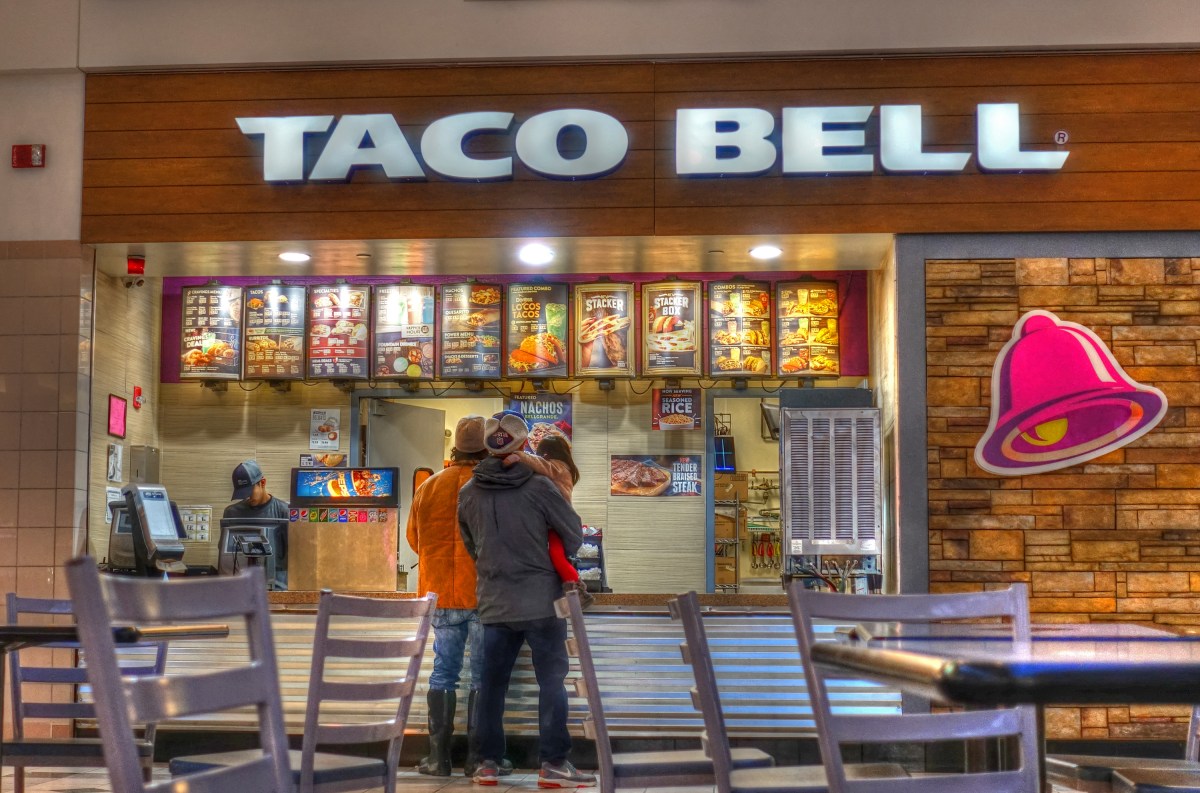 Taco Bell anuncia que volverá a vender su popular Pizza Mexicana el 19 ...