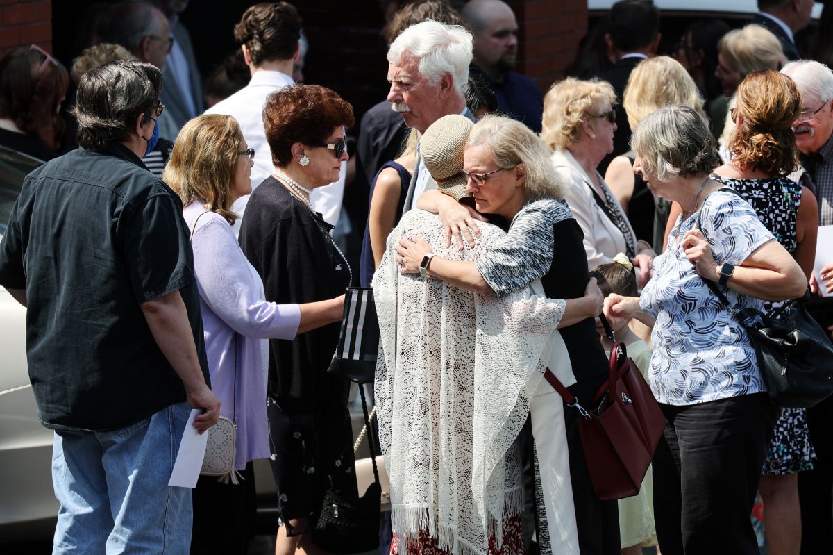 Dan último adiós a la víctima más joven de la masacre de Buffalo tras ...