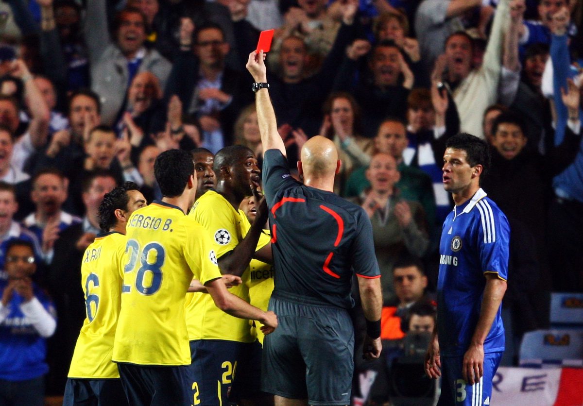 Escándalo en la Champions: árbitro reconoce el "robo" en el Barcelona ...