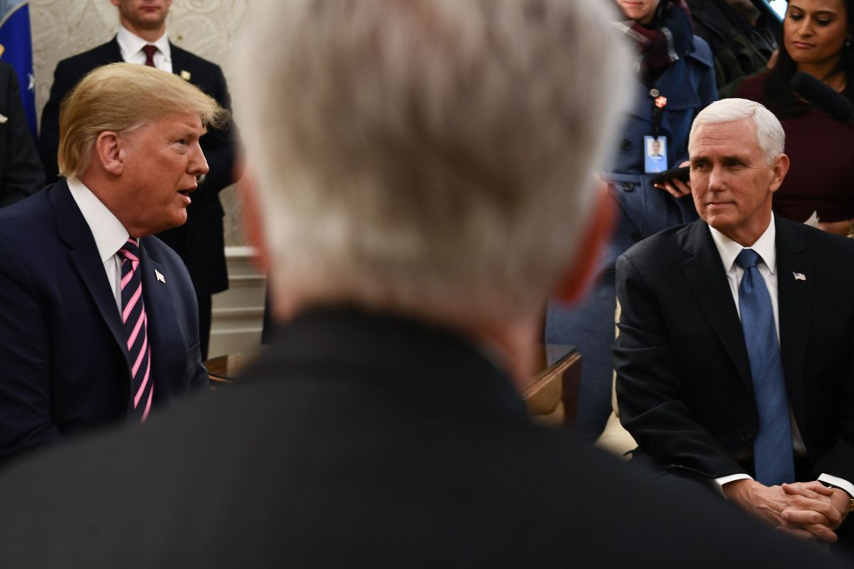 Donald Trump llamó a Mike Pence 'cobarde y marica' en una acalorada ...