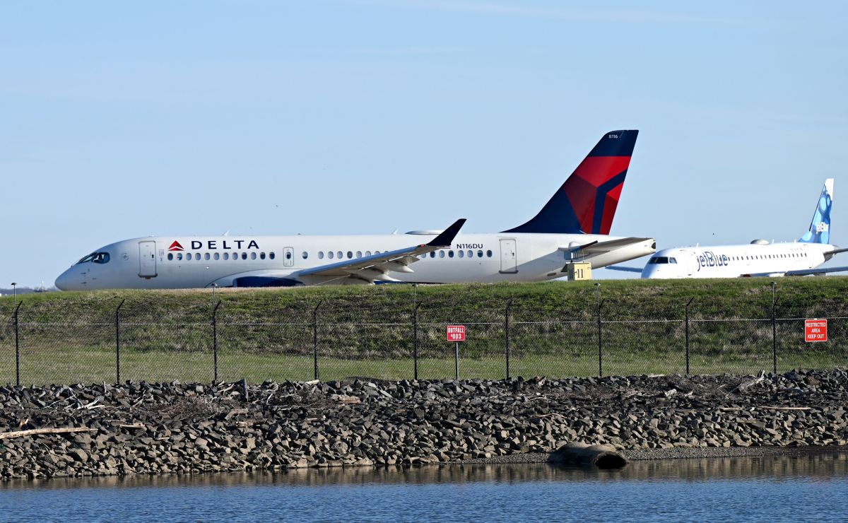 VIDEO: Youtuber comparte terrorífico viraje en U de avión de Delta Air ...