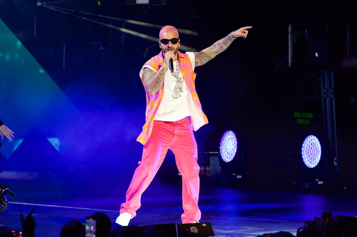 Maluma encendió las redes con provocativa foto en toalla y su ...