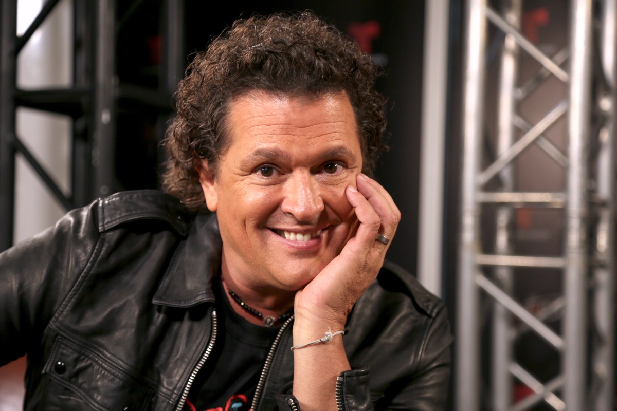 Carlos Vives revela que su papá lo llevaba a cantar a los hospitales ...