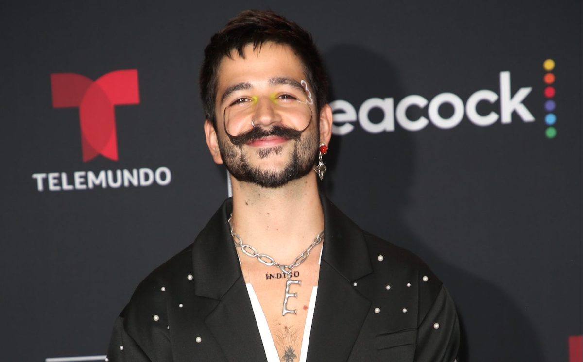 Camilo canta su tema para el Mundial de Qatar en los Premios Billboard ...