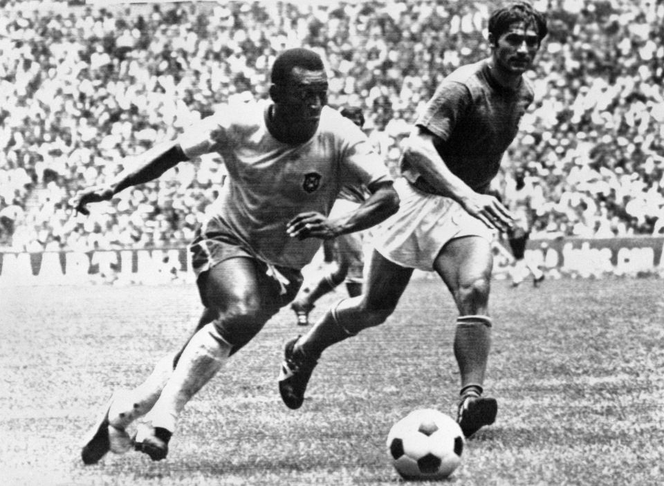 Pelé Jugando A 4k Digitalizaron Gol De La Selección De Brasil Con El
