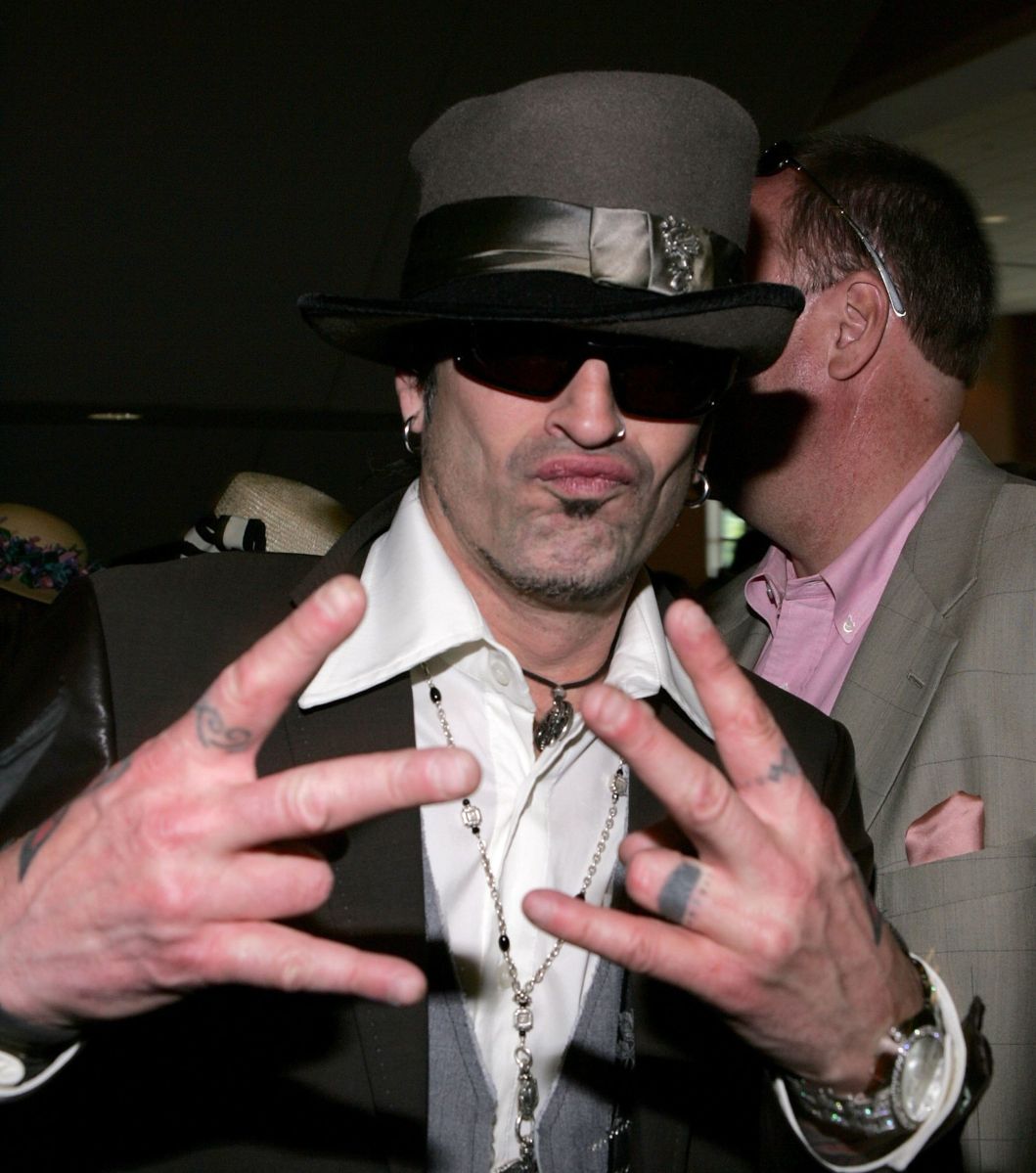 Tommy Lee se ha unido a OnlyFans luego de que Instagram eliminara su ...