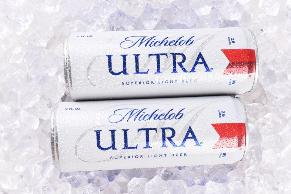Michelob Ultra tiene latas de edición limitada en honor a Serena ...