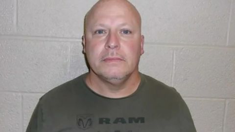 Padrastro pervertido roza con entrepierna a menor de 16 años justo ...