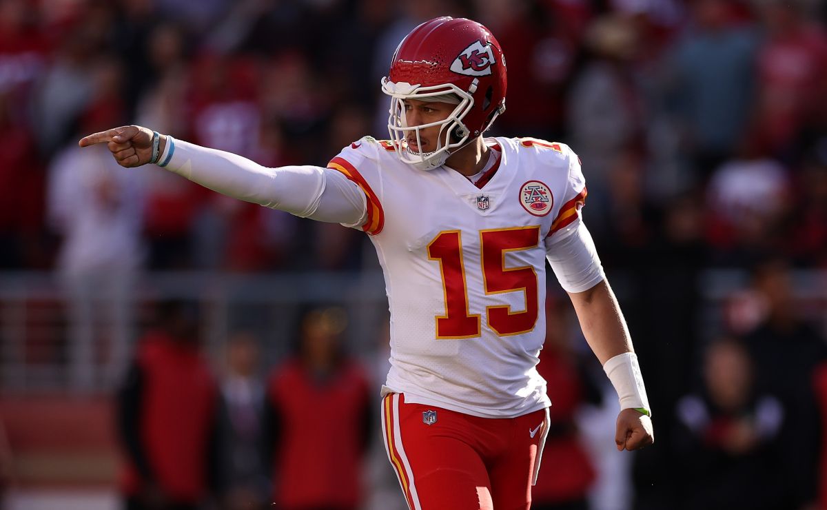 Patrick Mahones lideró victoria de Kansas City Chiefs ante San ...