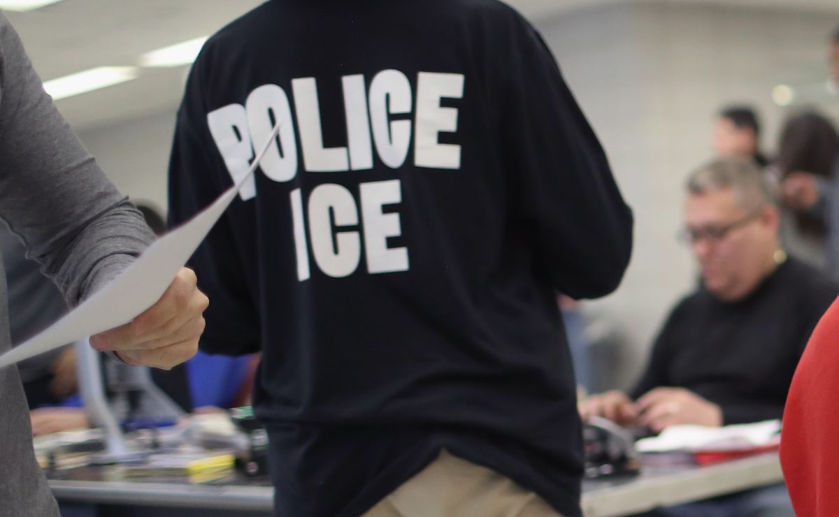 ICE pone en peligro a miles de inmigrantes al revelar su identidad - El ...