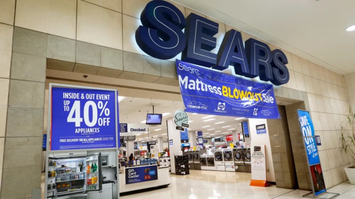 Sears sale de la bancarrota, aunque le quedan solamente 20 locales en ...
