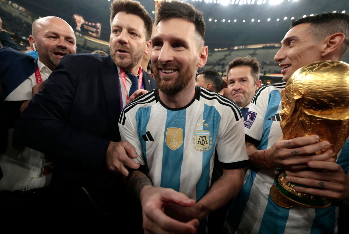 Video: El chef Salt Bae hizo molestar a Messi durante la celebración de ...