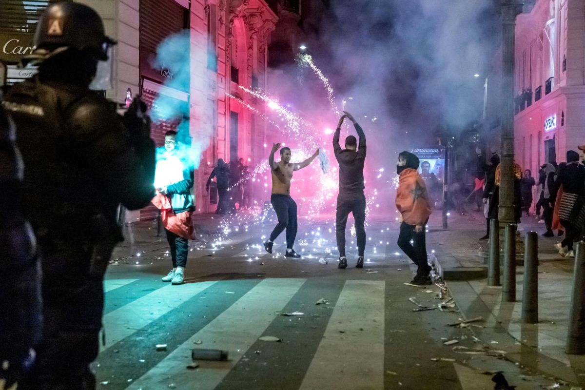 Detienen a 42 personas en París durante disturbios por la victoria de ...