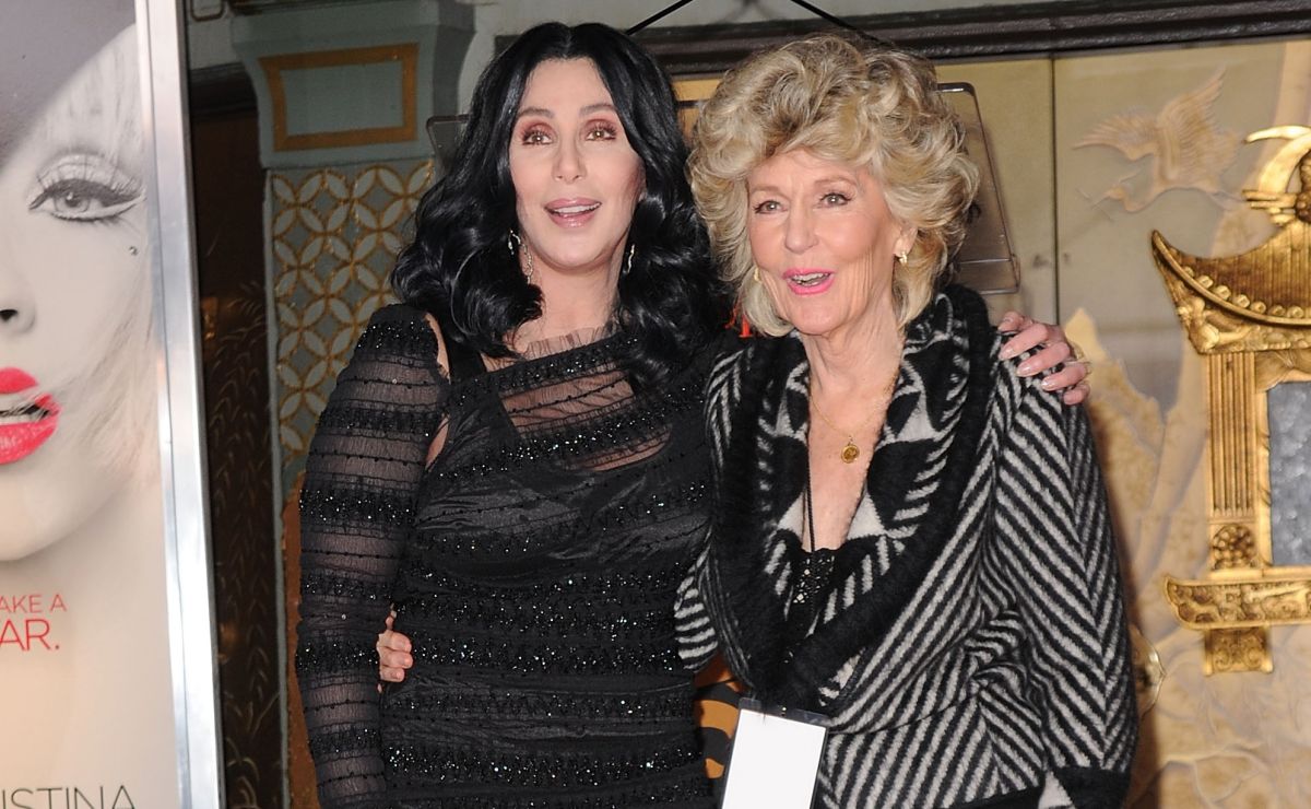 Cher lamenta la partida física de su madre, Georgia Holt, a sus 96 años ...