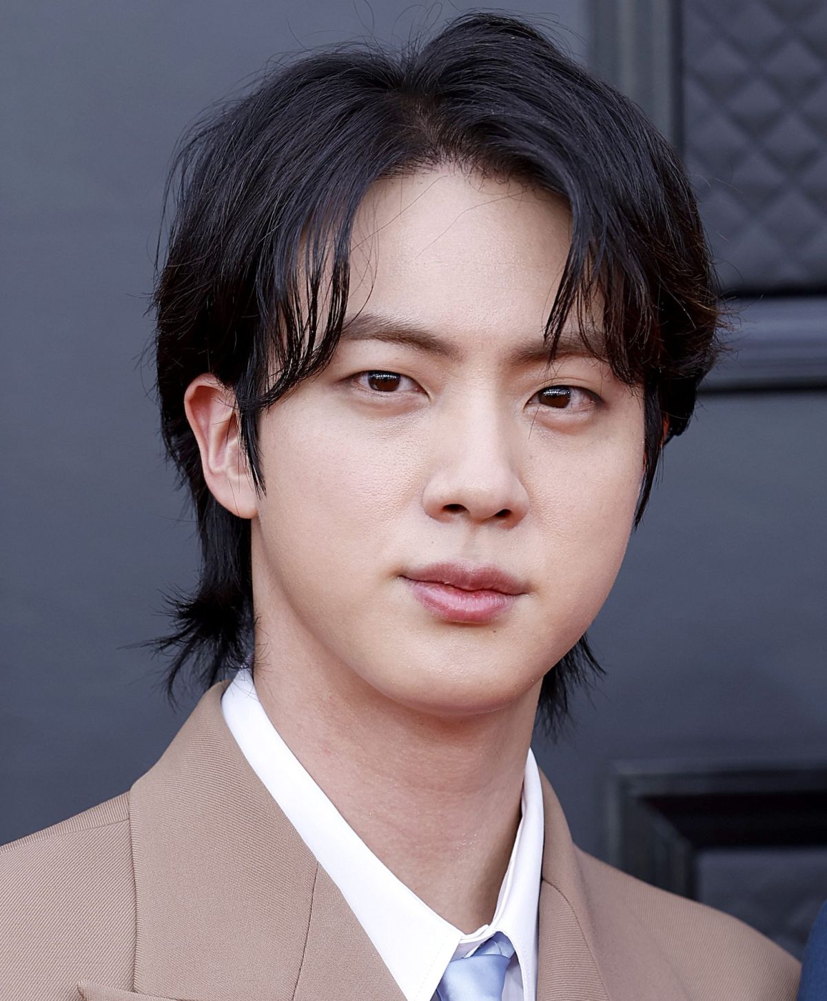 Jin De Bts Comienza El Servicio Militar En Corea Del Sur Y Compartió Una Foto Con Su Nuevo Corte