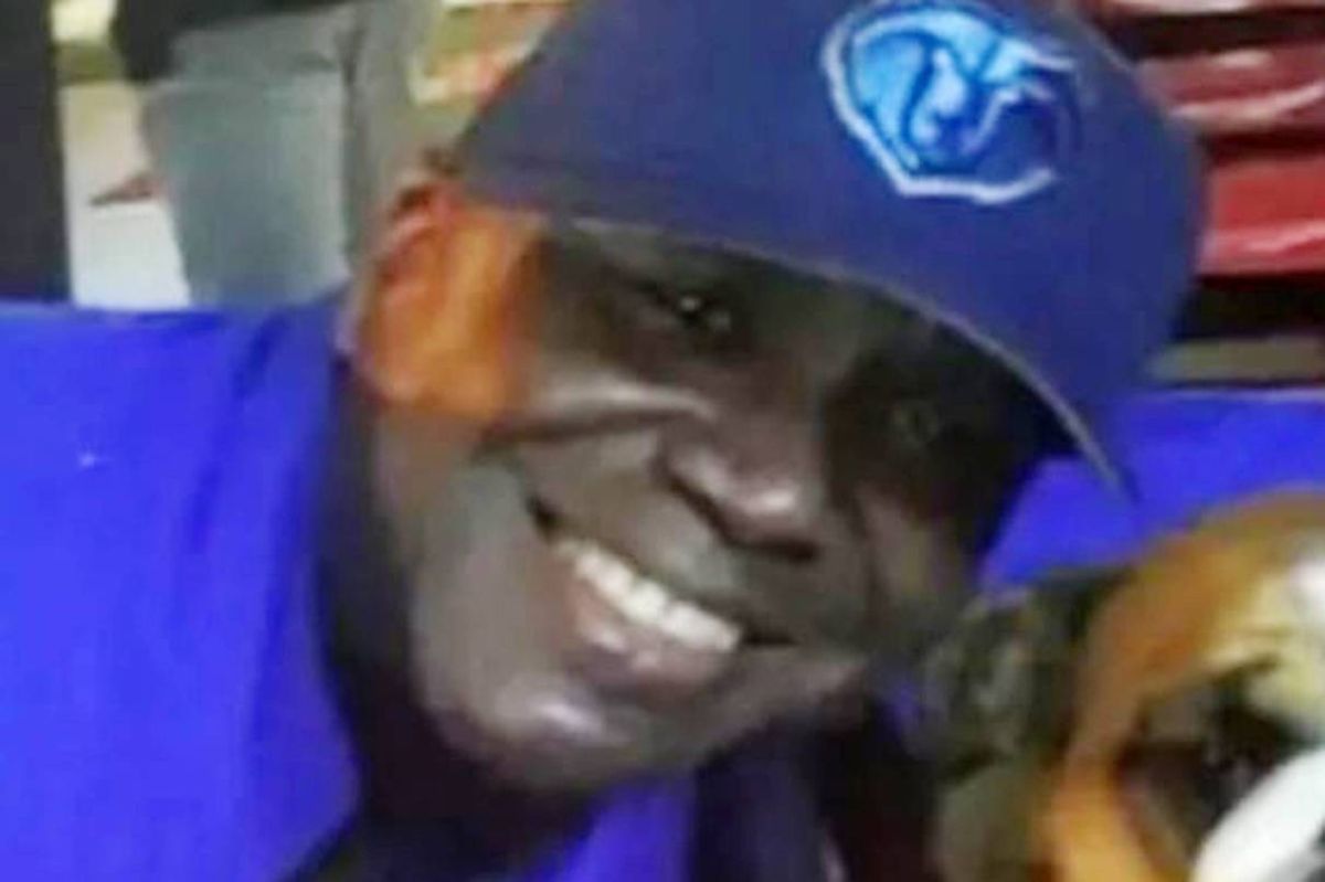 Murió trabajador mayor golpeado afuera de negocio en Nueva York - El ...