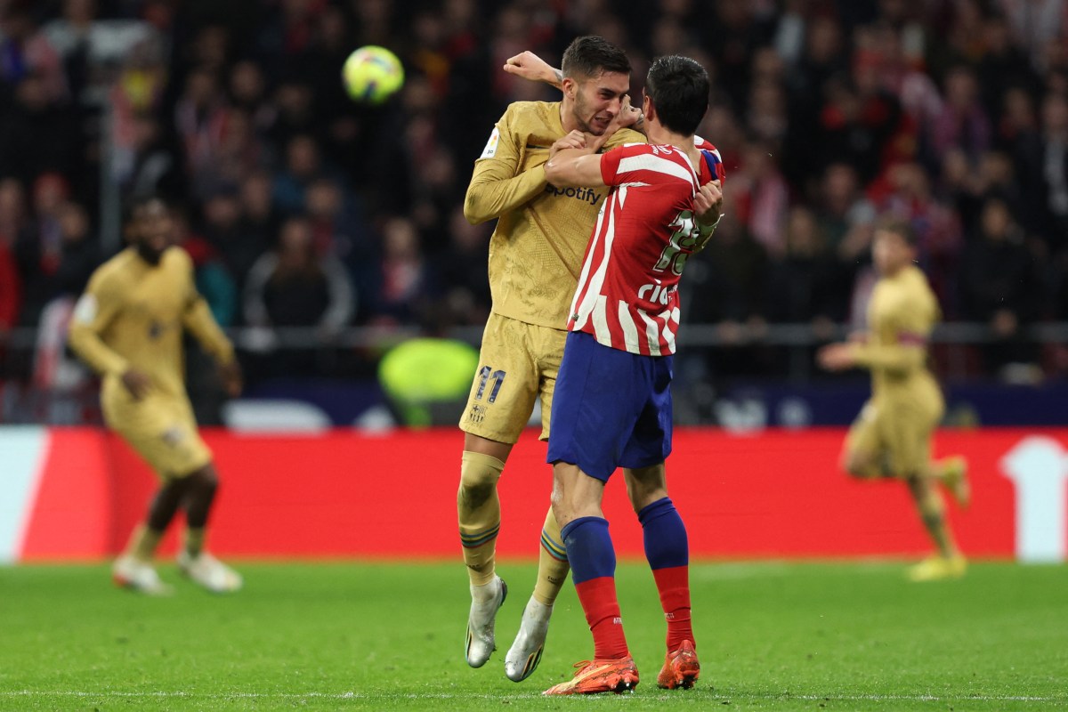 Los memes de la pelea entre Ferran Torres y Stefan Savic: "La WWE ...