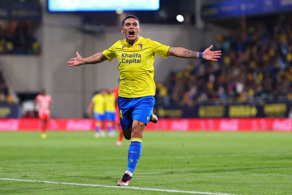 Hispano Brian Ocampo marcó el gol de la jornada en Europa con un ...