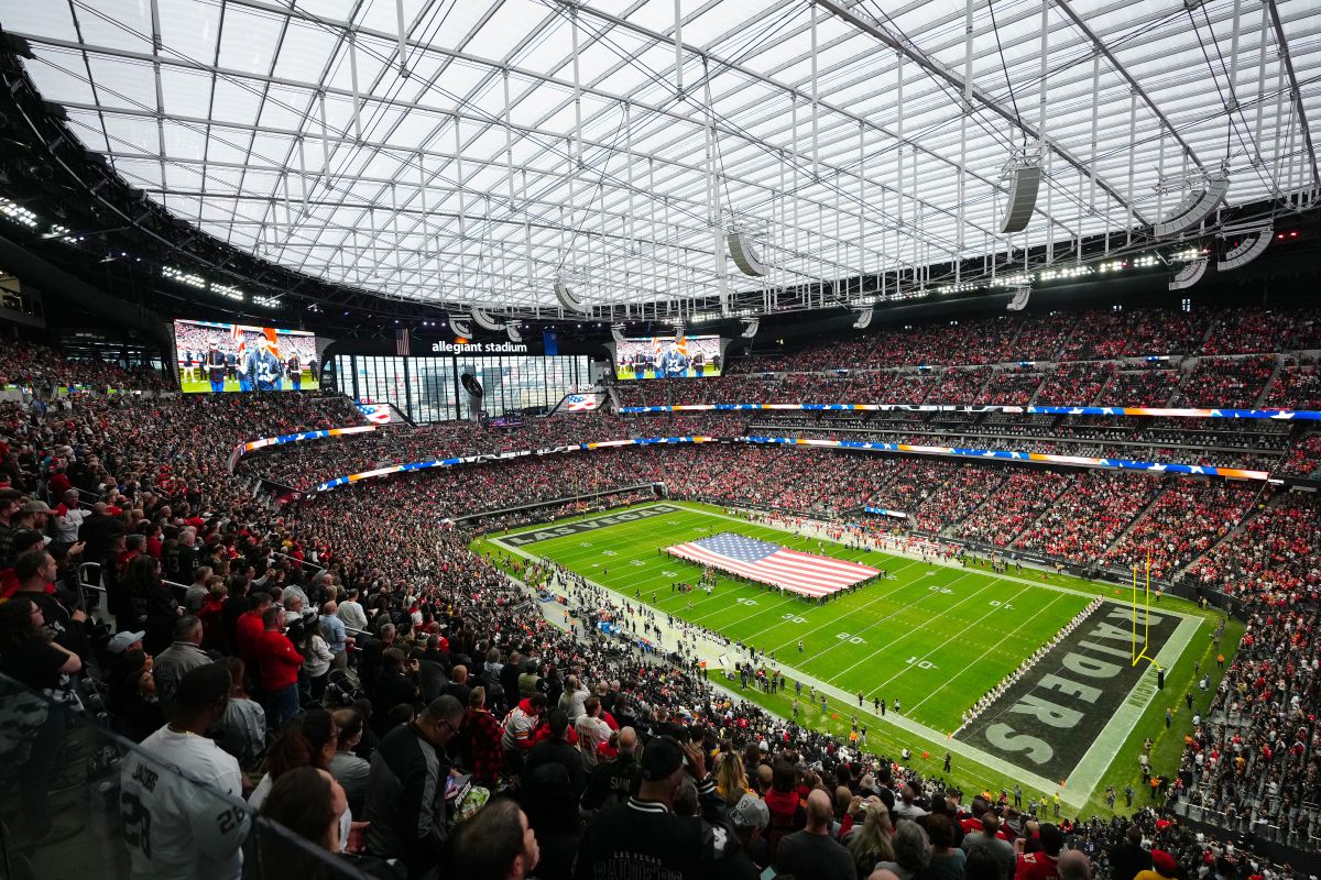 Video: Periodista de ESPN fue golpeada por un jugador de la NFL en ...