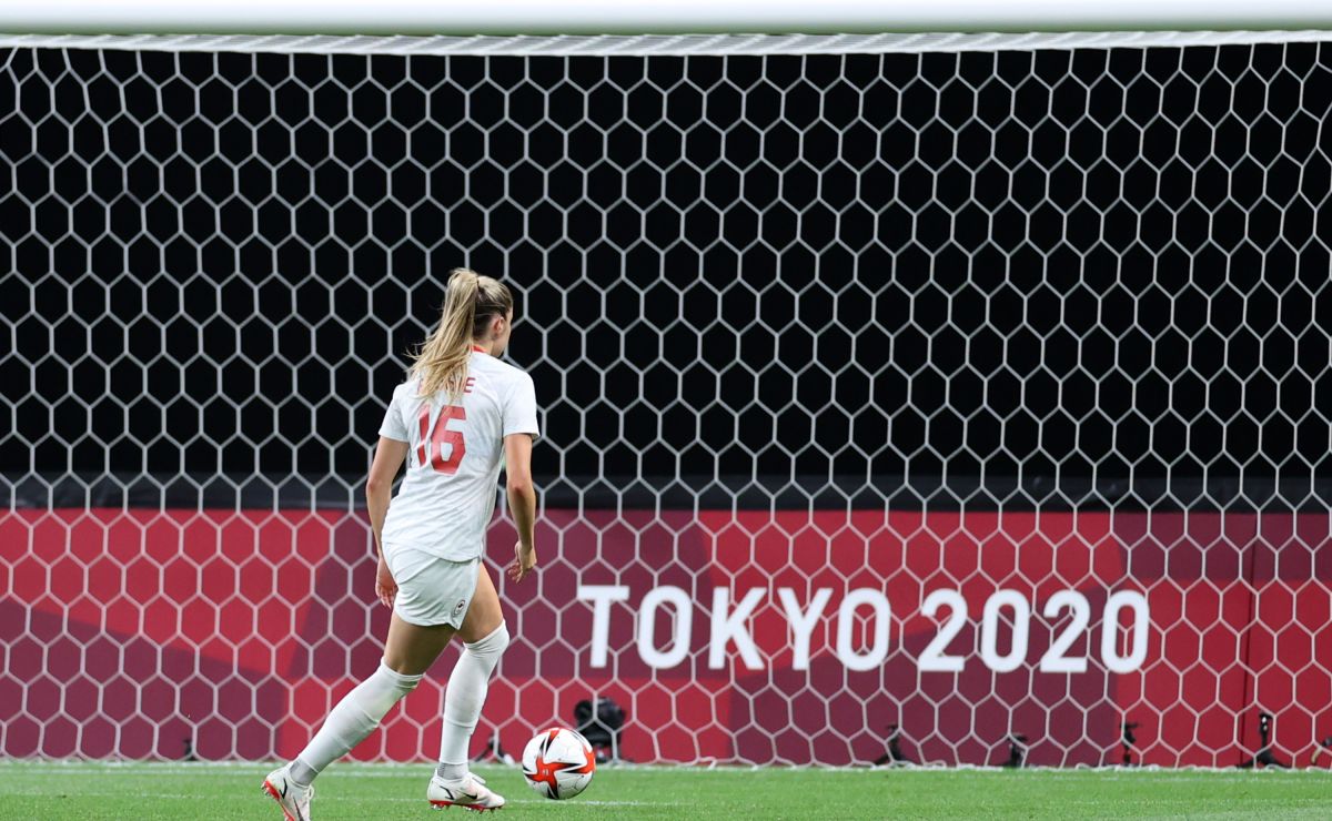 Ana "la futbolista más bella del mundo" Markovic hace estallar ...