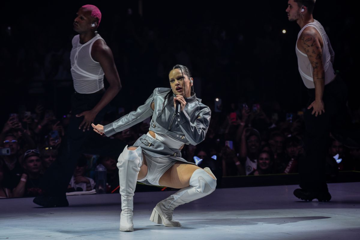 Rosalía le mostró su ropa íntima a sus fanáticos tras usar un jean ...