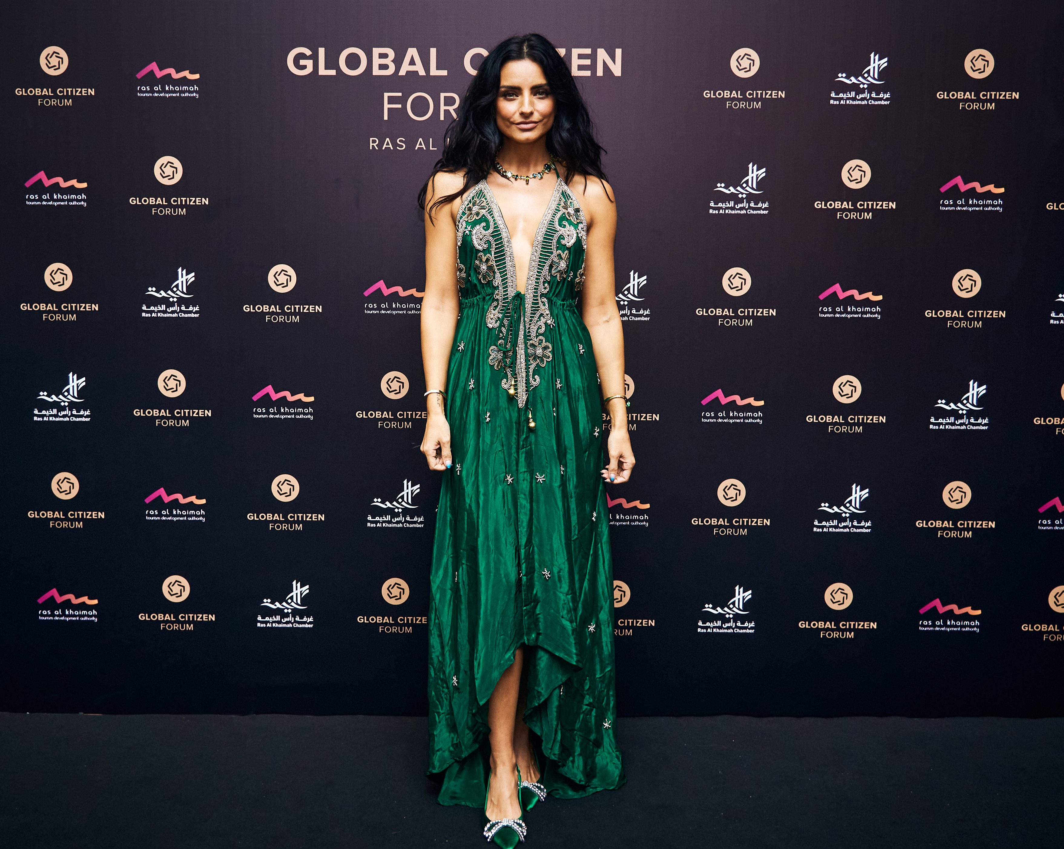 "Noche de Chicas": Aislinn Derbez toma justicia por sus propias manos ...