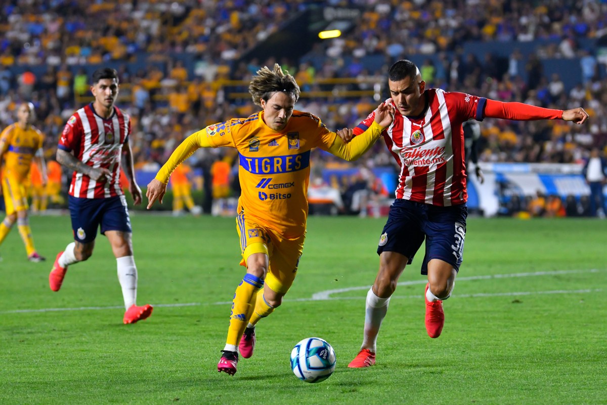 Con Juguete Nuevo Estrella De Los Tigres De La Uanl Presumió Su Nuevo