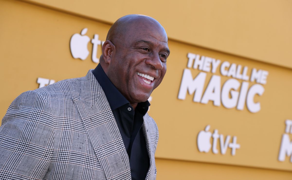 'Magic' Johnson y su grupo inversor hacen oferta de $6,000 millones de ...