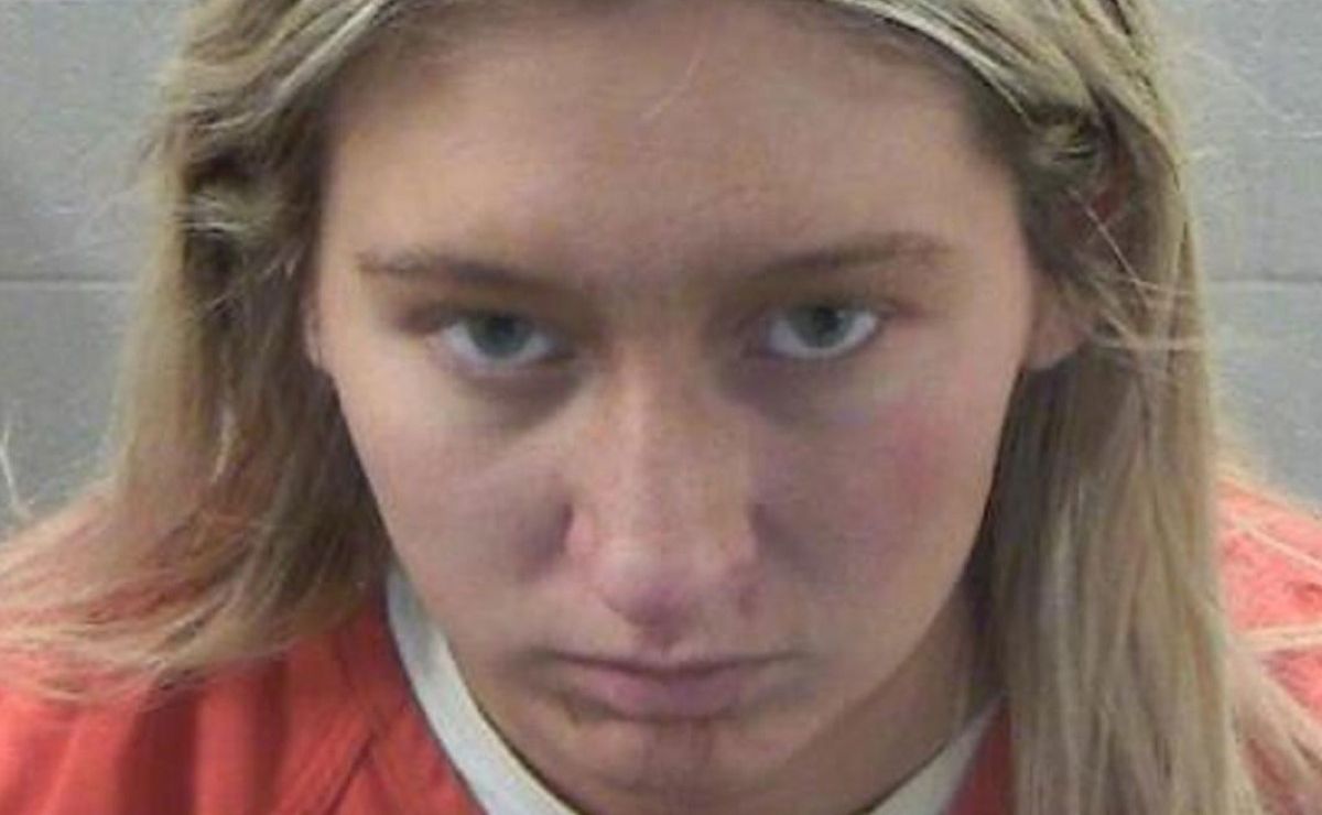 Mujer que apuñaló 19 veces a exnovio en Wisconsin alega que estaba ...