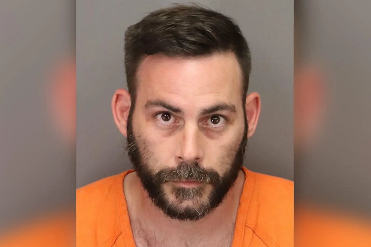Barista De Florida Fue Arrestado Tras Esconder Cámara En Baño Para “ver