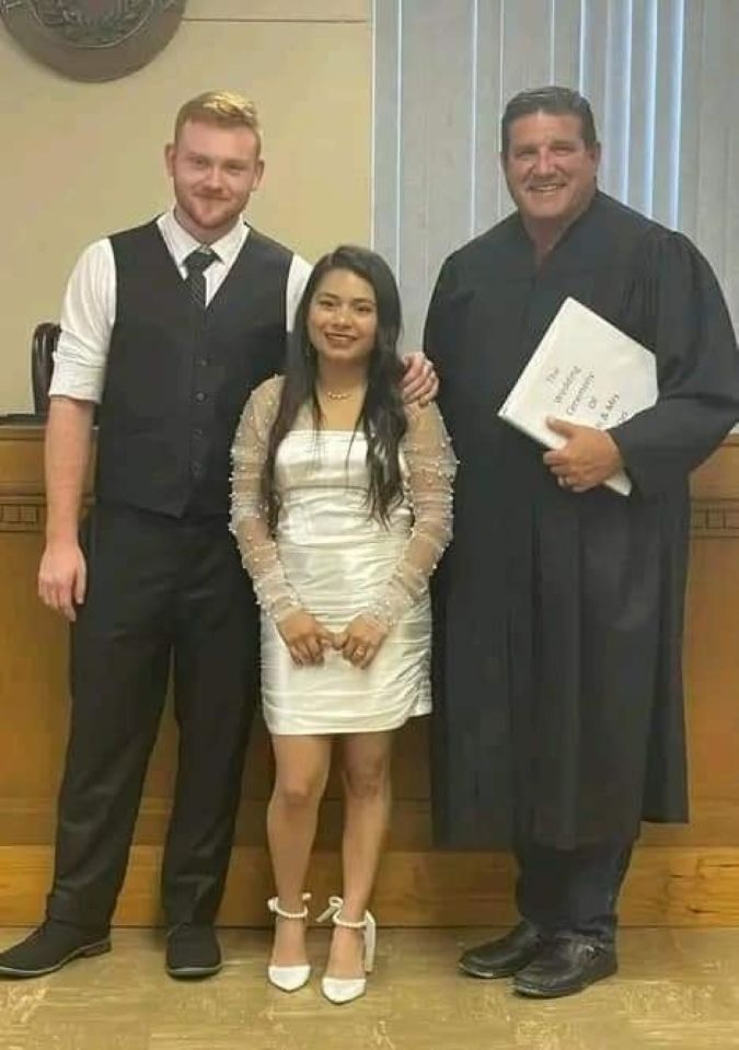 El Revelador Mensaje En Facebook Del Juez De Texas Que Casó A La