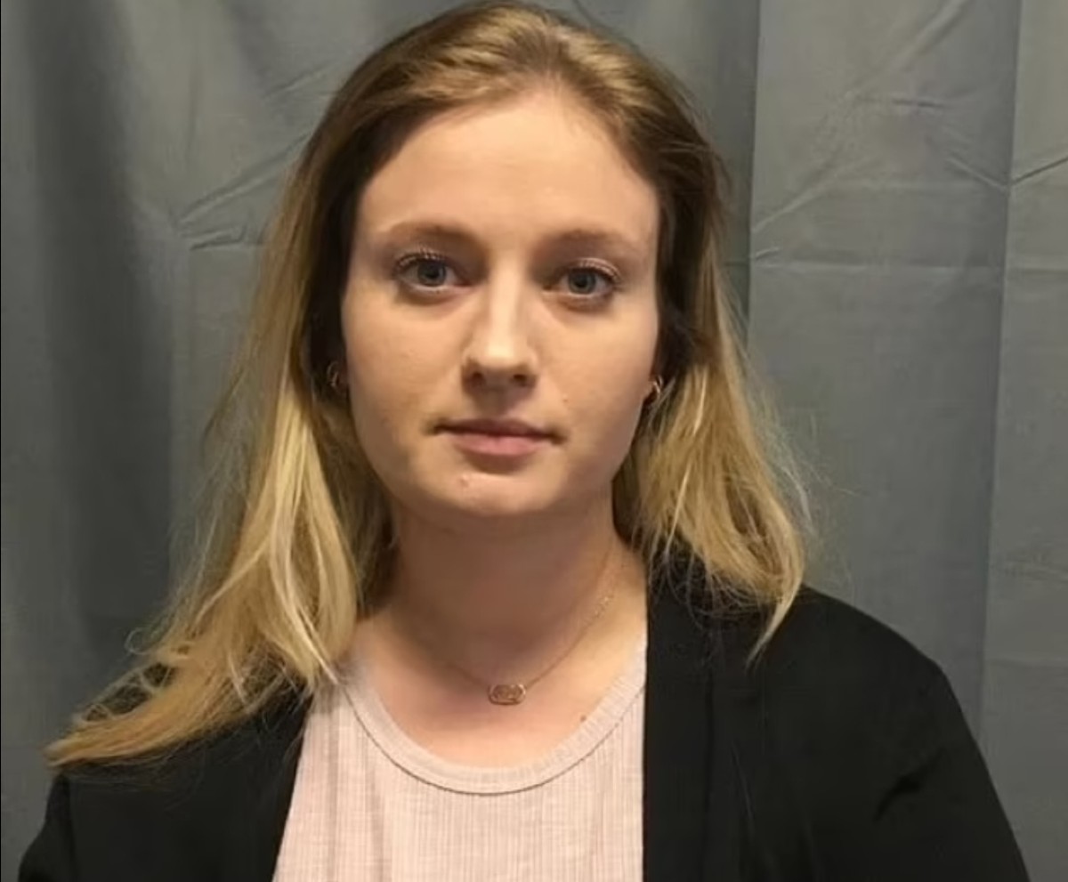 Hija de alcalde y esposa de jefe policial en Oklahoma acusada de ...