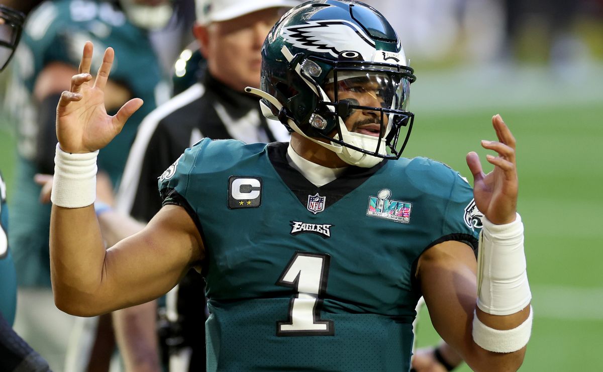 Jalen Hurts firma por $255 millones de dólares con Eagles y se convierte en el mejor pagado en ...