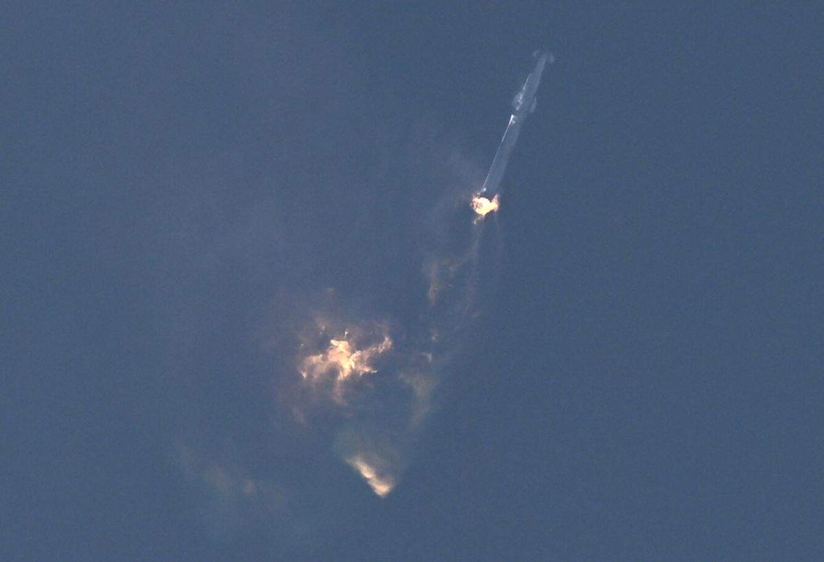 Video: El momento en el que el cohete Starship de SpaceX explotó en los ...