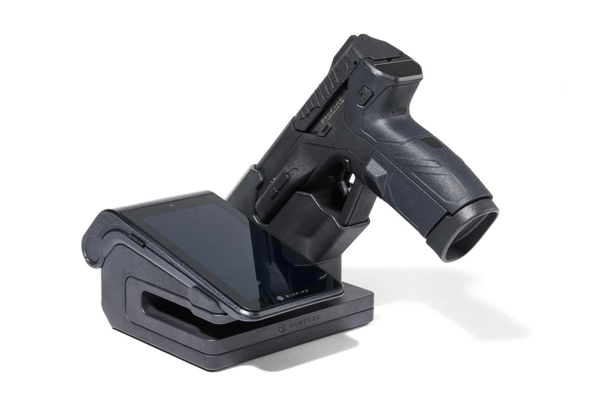 Llega a Estados Unidos la primera pistola inteligente con desbloqueo de ...