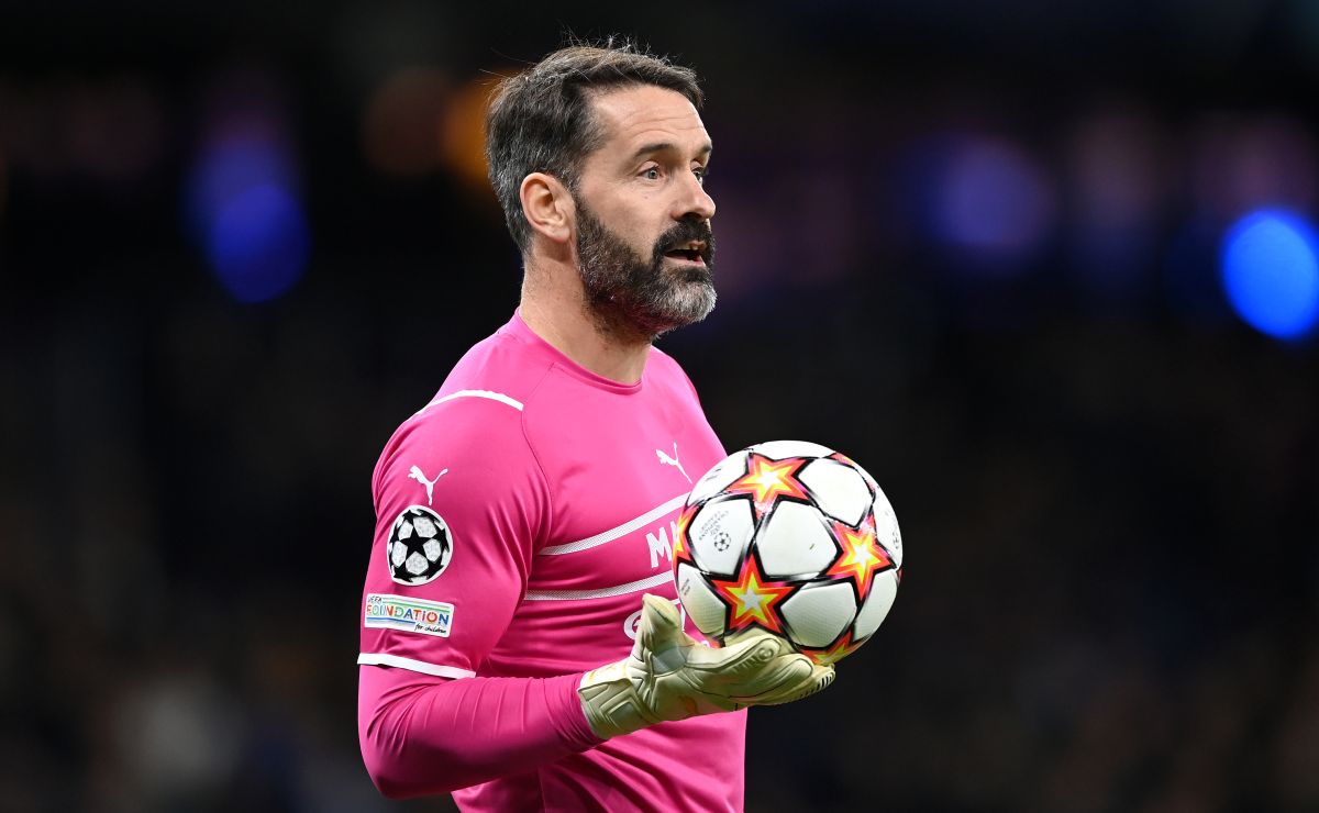 El Manchester City renovó a Scott Carson, el arquero que solo ha podido ...