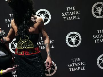 Juez dictamina que distrito escolar en Pensilvania debe permitir que ...