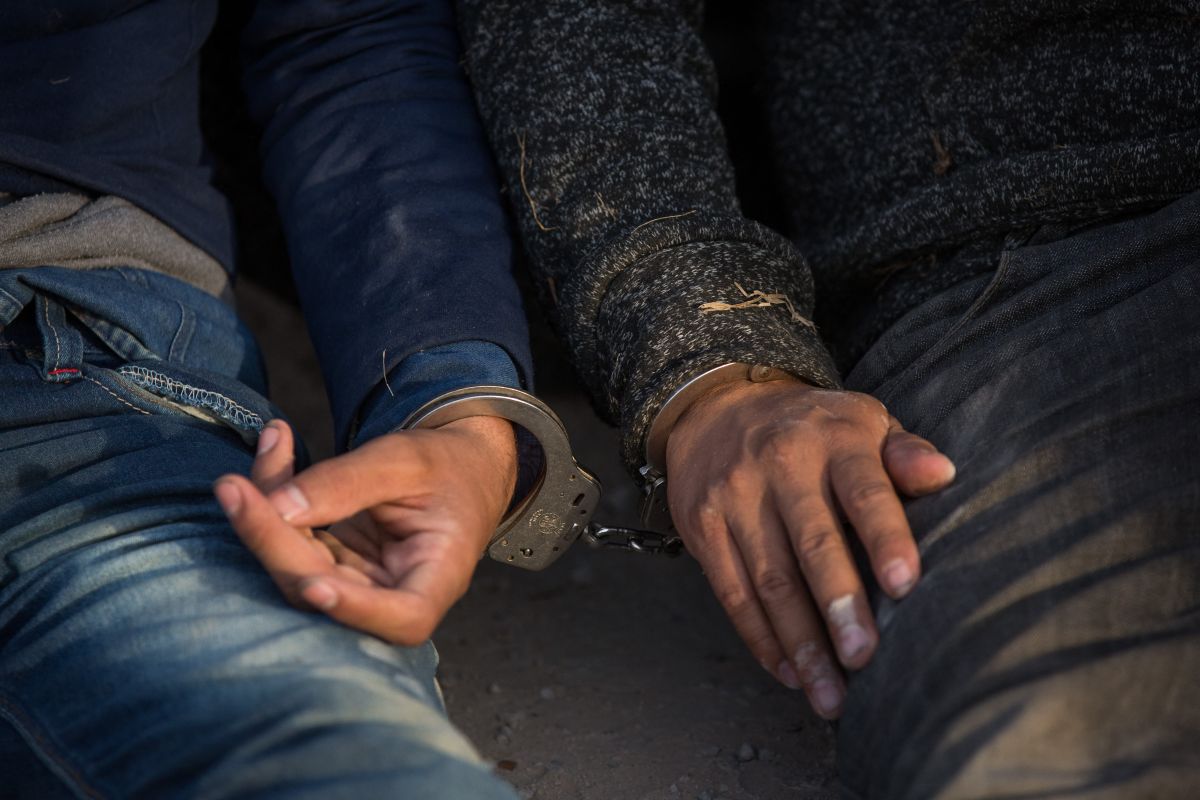 Autoridades Arrestan A Tres Personas Que Traficaban A 28 Migrantes En