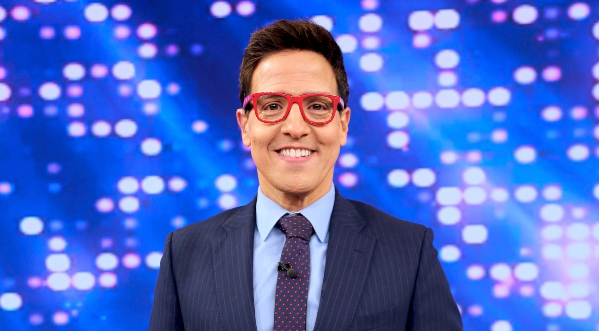 Raúl González es fuertemente criticado por imitar a Peso Pluma en ...
