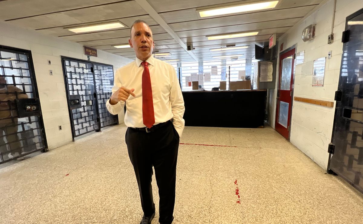 Comisionado Louis Molina: “No es cierto que en la cárcel de Rikers la ...