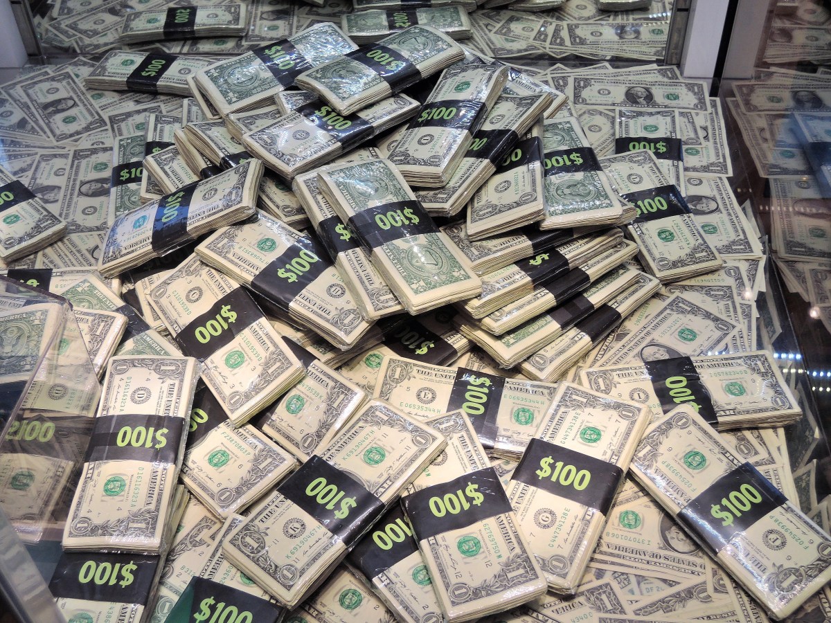 Mujer creyó que se había ganado $1,000 en la lotería, pero en realidad ...