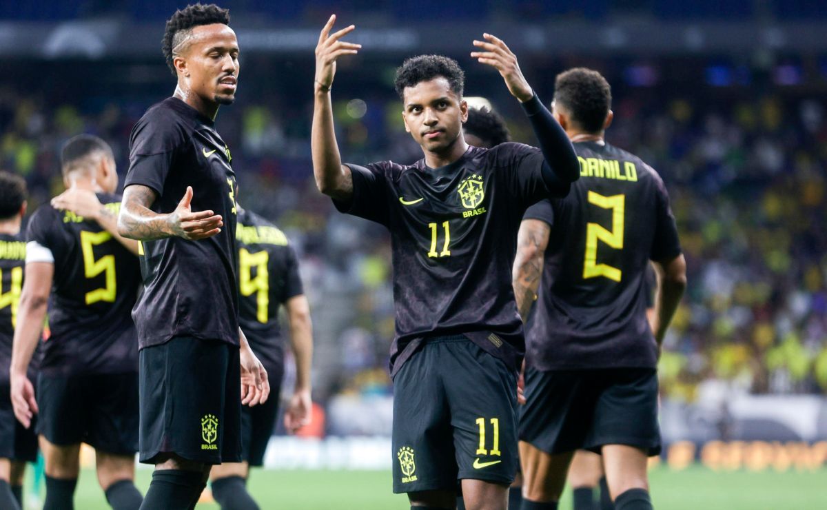 Brasil goleó a Guinea usando por primera vez una franela de color negra ...