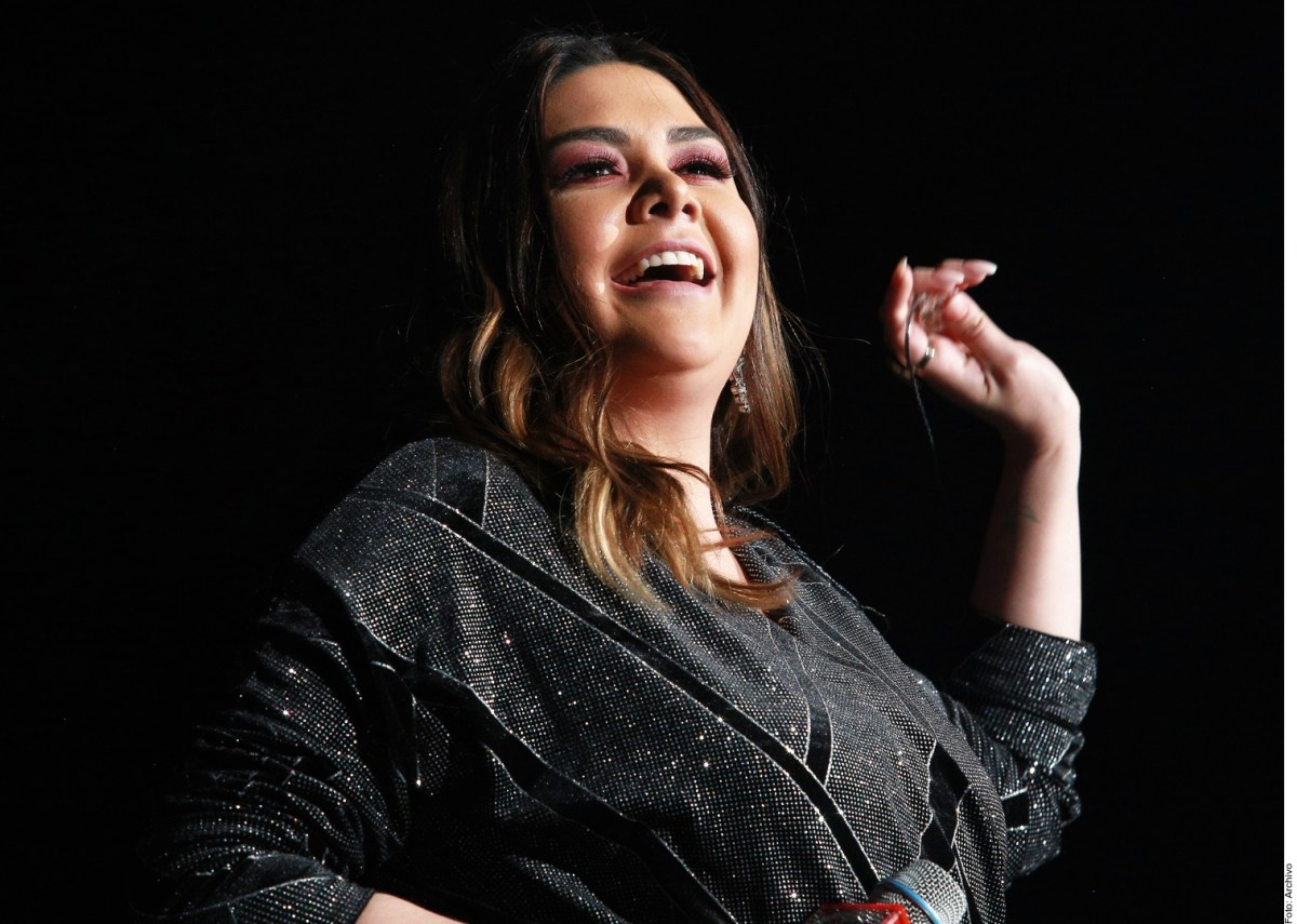 Yuridia comparte tiernas fotos para anunciar el nacimiento de su ...