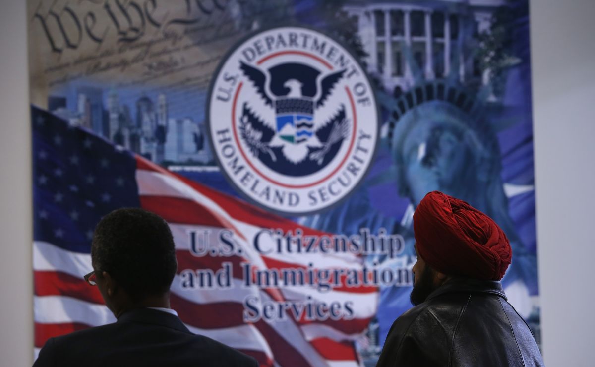USCIS amplía a inmigrantes sistema ‘myProgress’ para permisos laborales ...