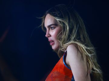 Belinda explota las redes al presumir sus atributos en bikini desde ...