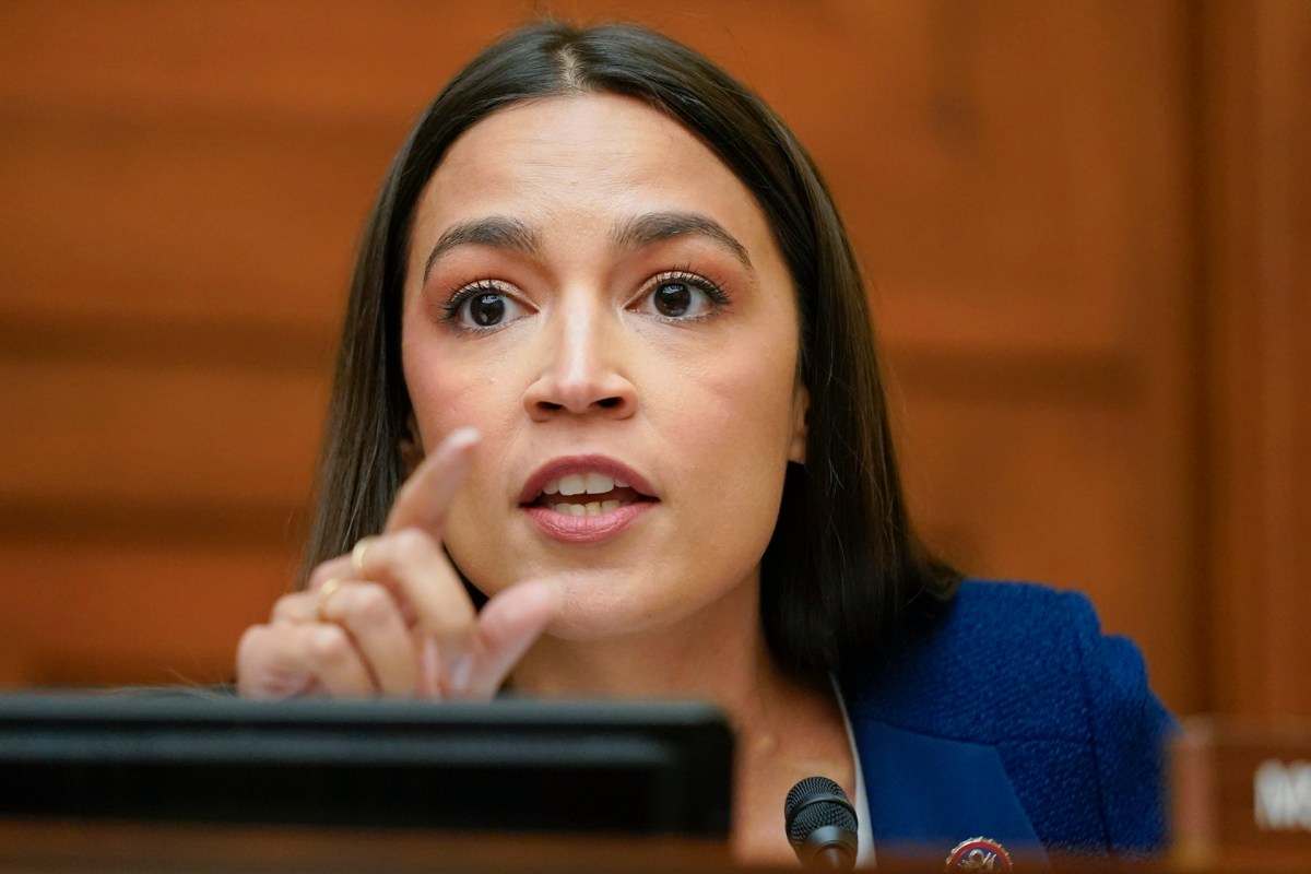 Congresista demócrata Alexandria Ocasio-Cortez culpó a las sanciones ...