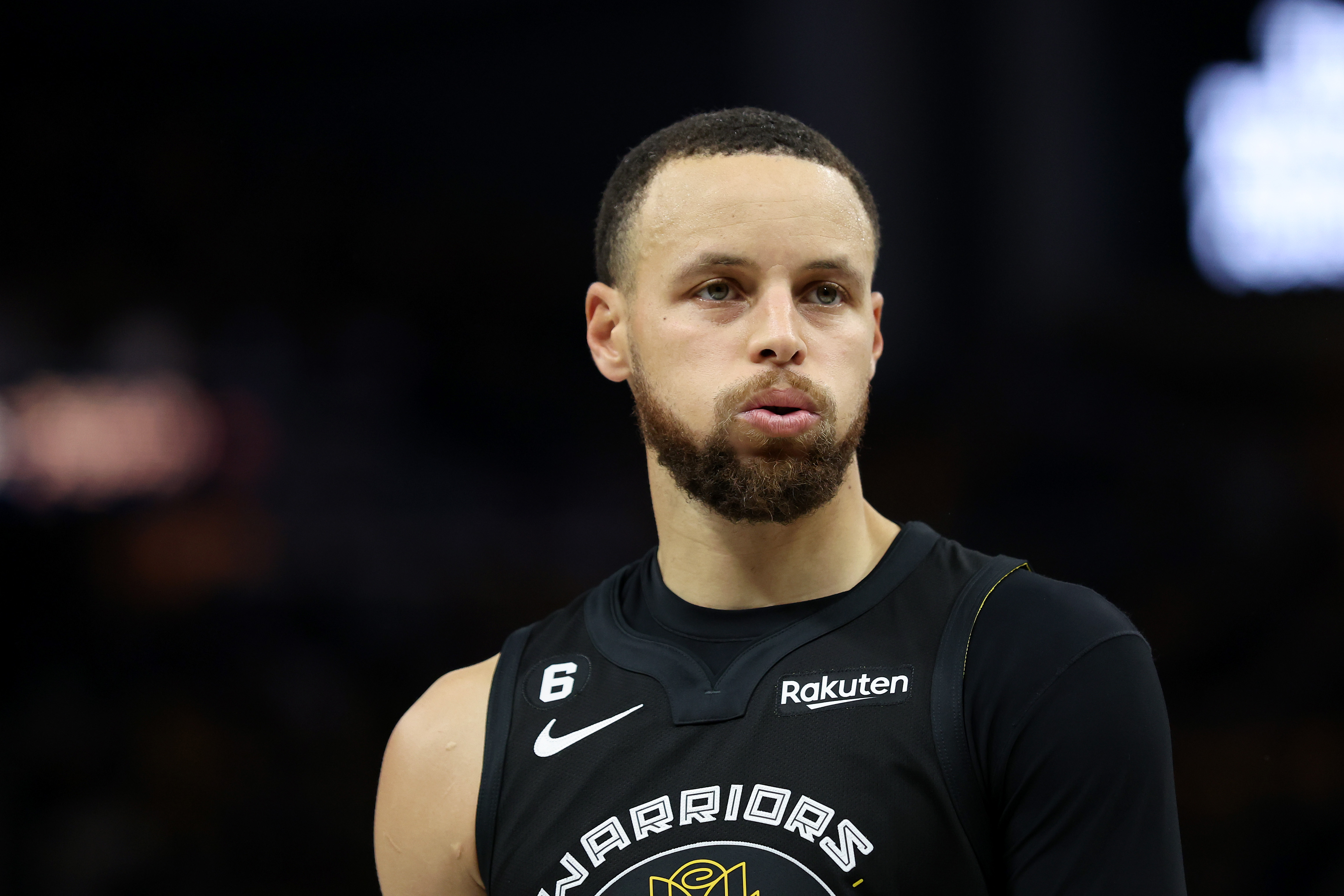 Stephen Curry se prepara para el inicio de la NBA entrenando en el ...